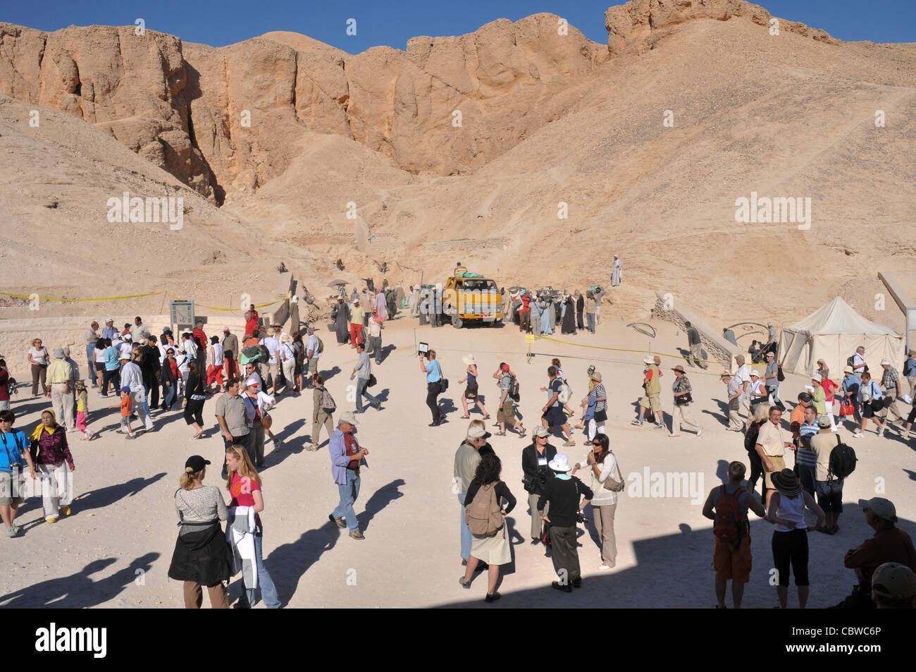 Ongoing excavations in the Valley of the Kings in Luxor, with throngs ...