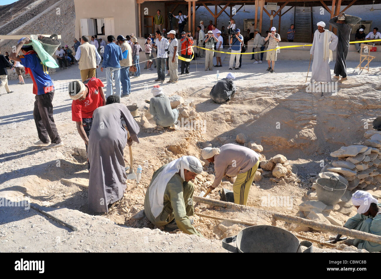 Excavations by an Egyptian Archaelogical team in the Valley of the ...