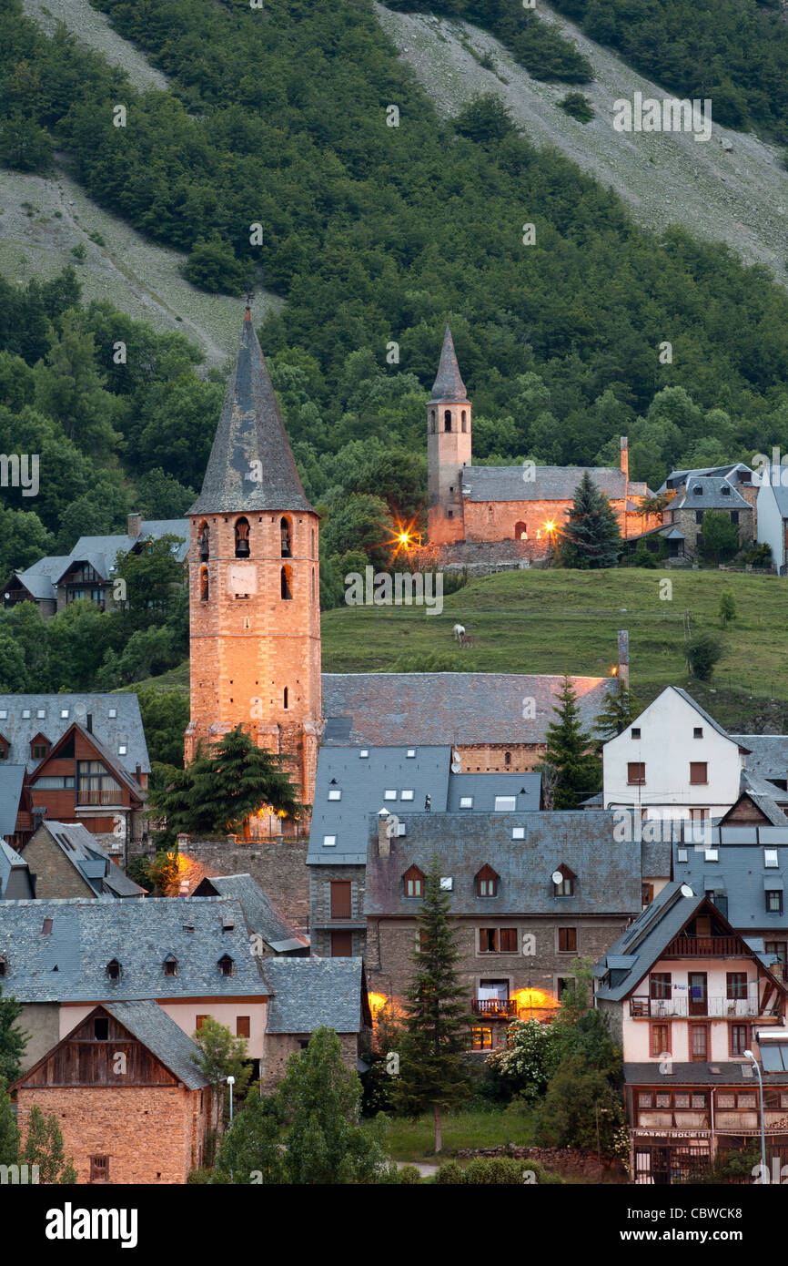 Salardú and Unha villages in Val d'Aran, Lleida, Spain Stock Photo - Alamy
