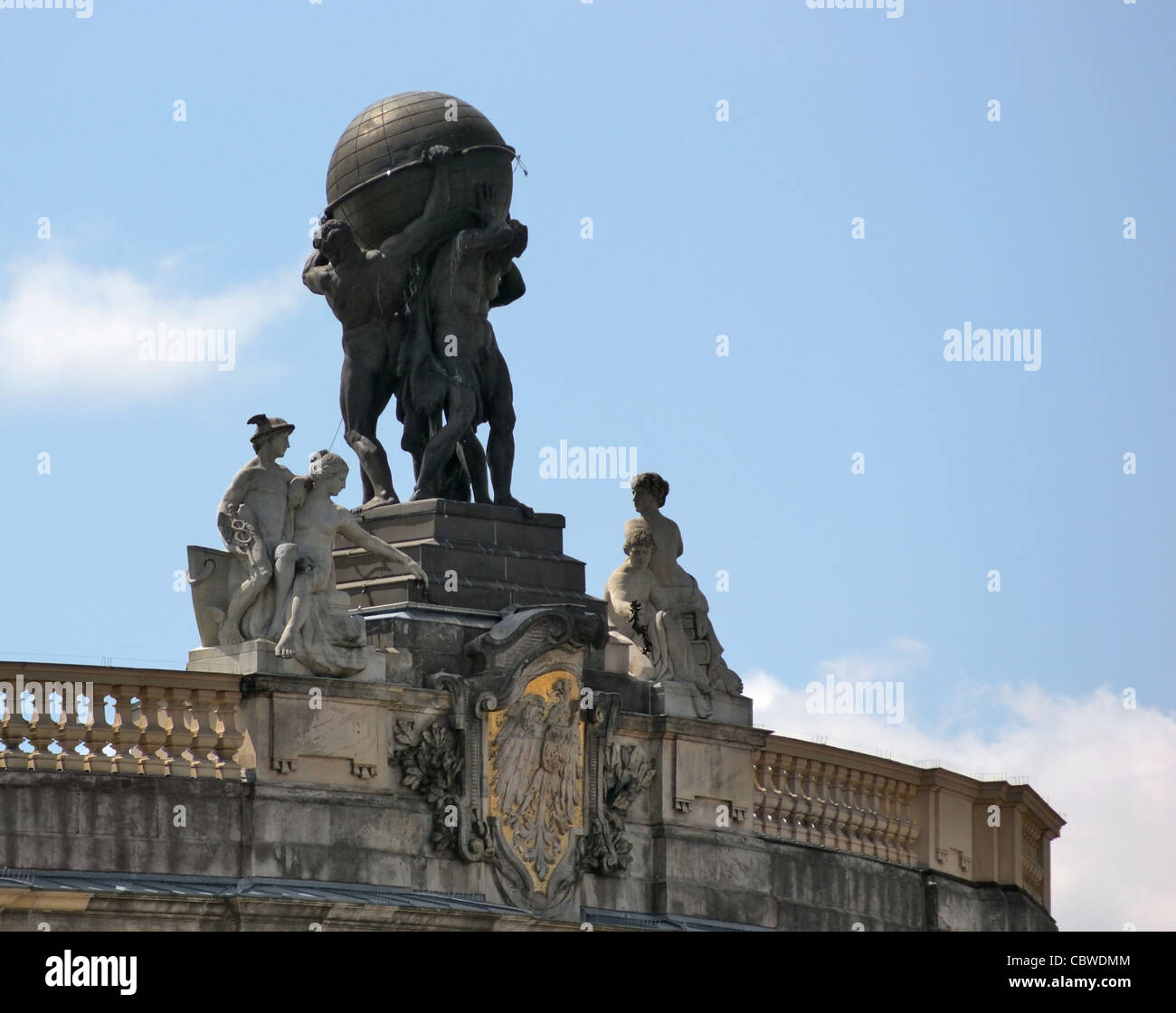 Atlas statue hi-res stock photography and images - Alamy
