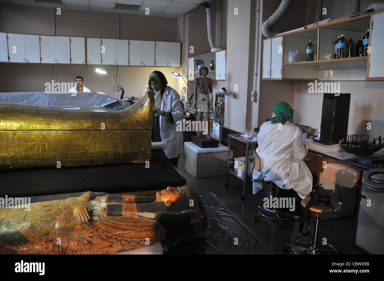 The mummy of Smenkhkere (BC 1374 XVIIIth Dynasty) at the Egyptian ...