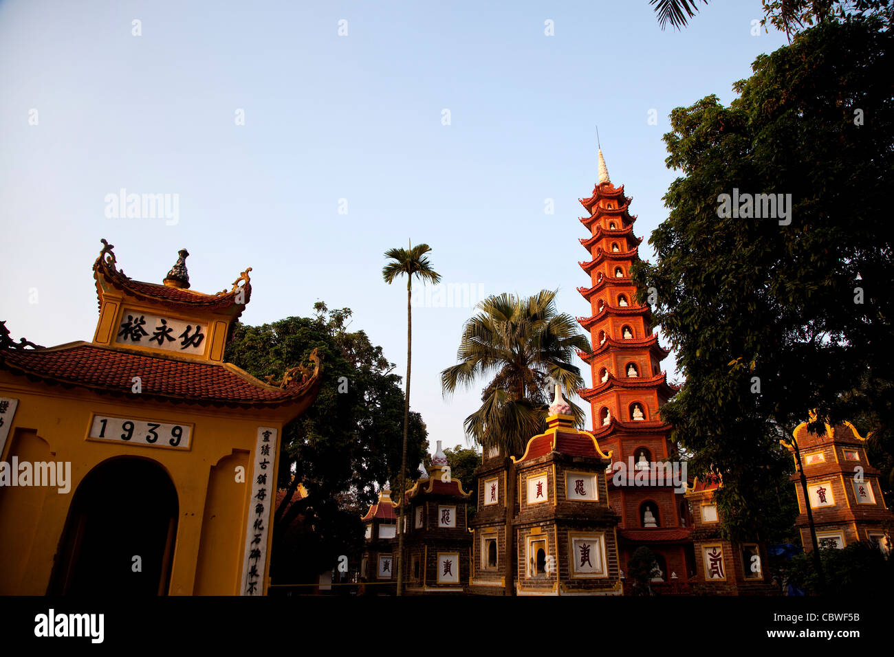Chua Tran Quoc or Tran Quoc Pagoda, on Lake Ho Tay or West Lake, Hanoi ...