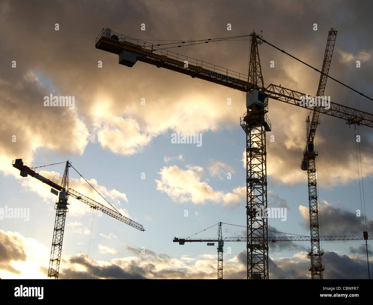 Construction cranes hi-res stock photography and images - Alamy