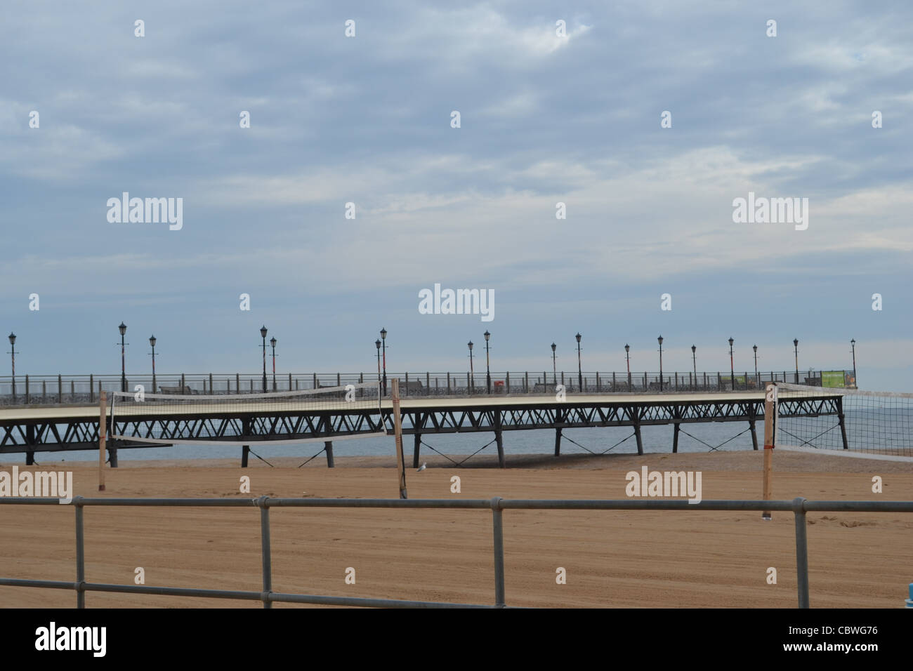 Skegness pier hi-res stock photography and images - Alamy