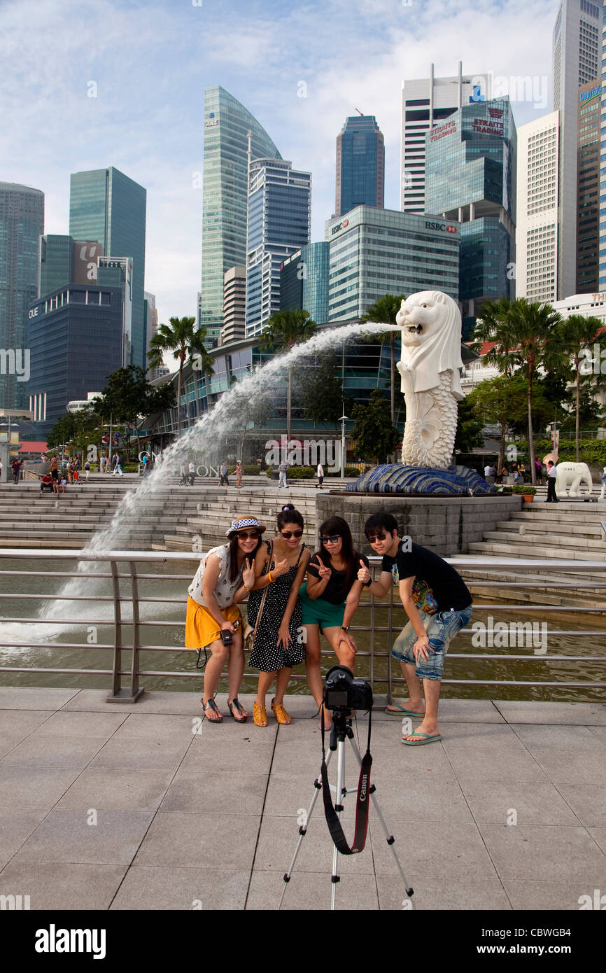 Urban view of the city of Singapore, Asia with modern buildings and ...