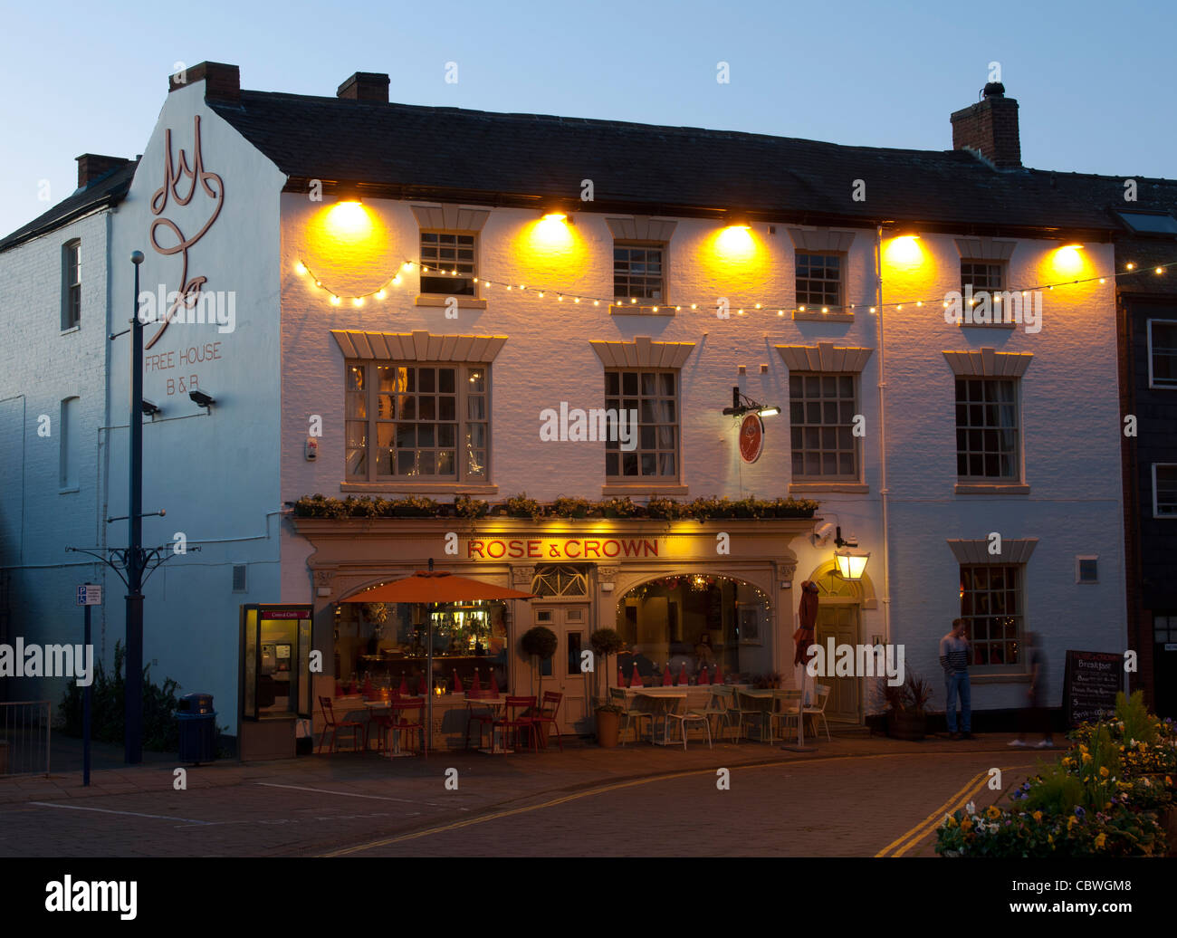 Warwick pub town centre pubs hi-res stock photography and images - Alamy