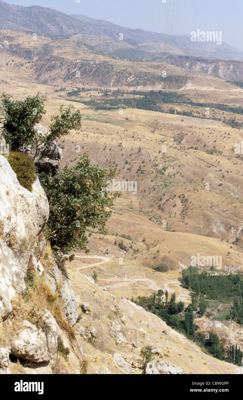 Kurdish town of Amadiya during the 1991 uprising, Iraqi Kurdistan ...