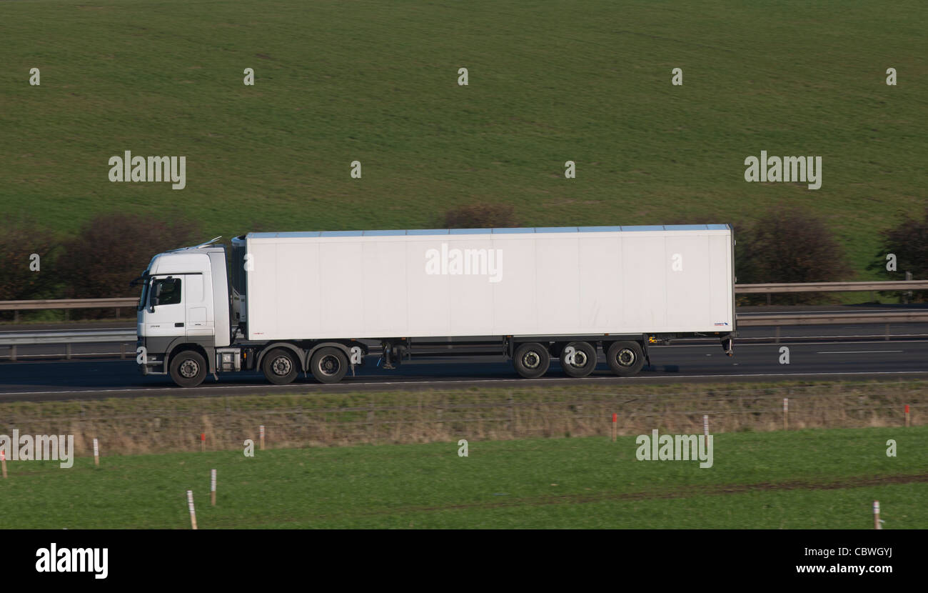White lorry on road hi-res stock photography and images - Alamy