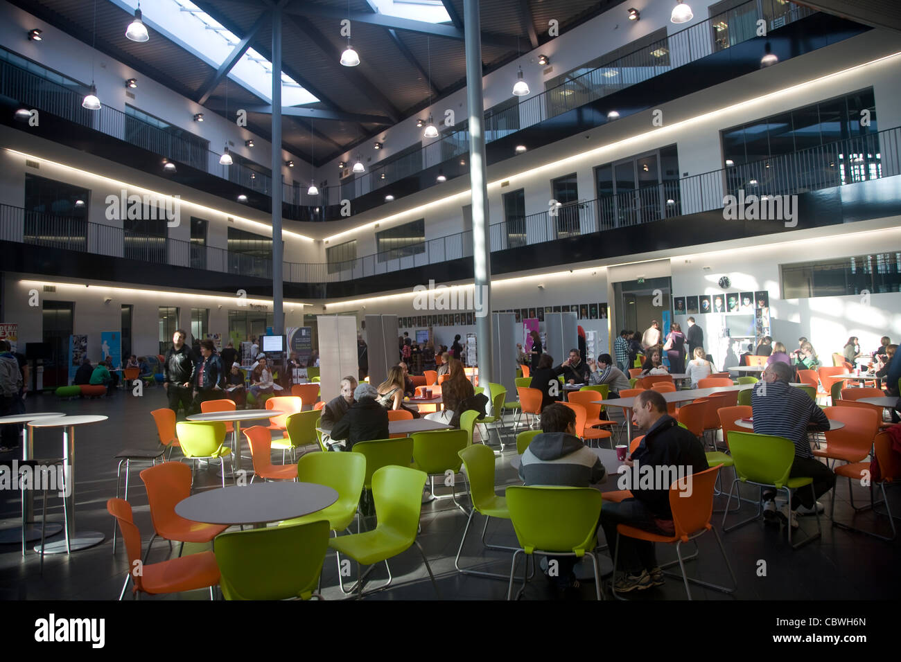 College open day uk hi-res stock photography and images - Alamy