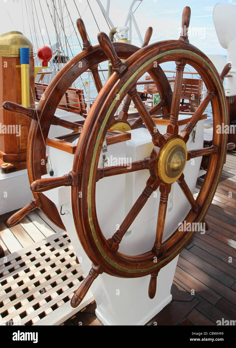 Square rigged sailing ship hi-res stock photography and images - Alamy