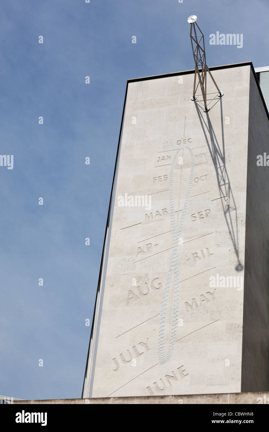 Noon mark sundial Stock Photo - Alamy