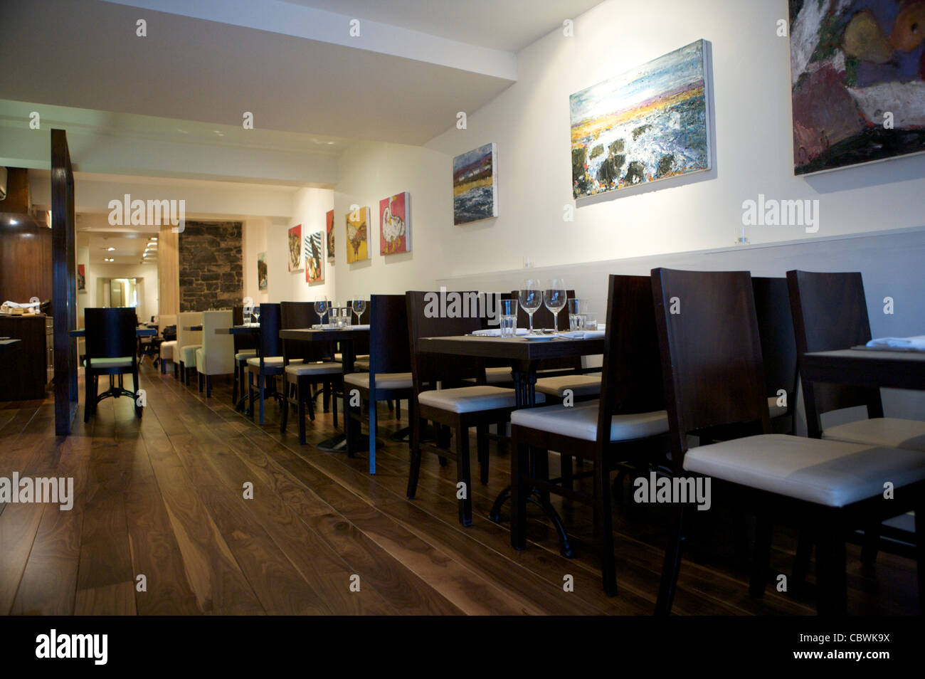 Modern Restaurant Interior with table set Stock Photo - Alamy