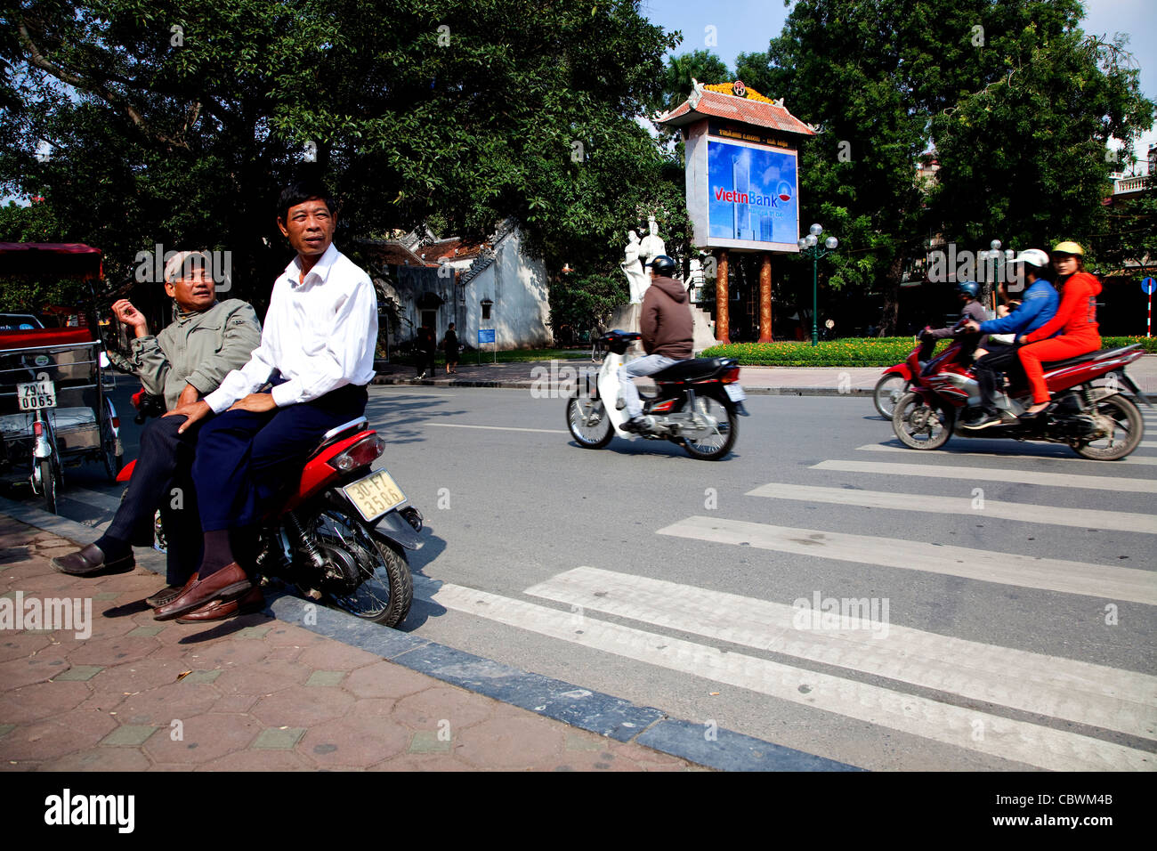 Hanoi everyday life hi-res stock photography and images - Alamy