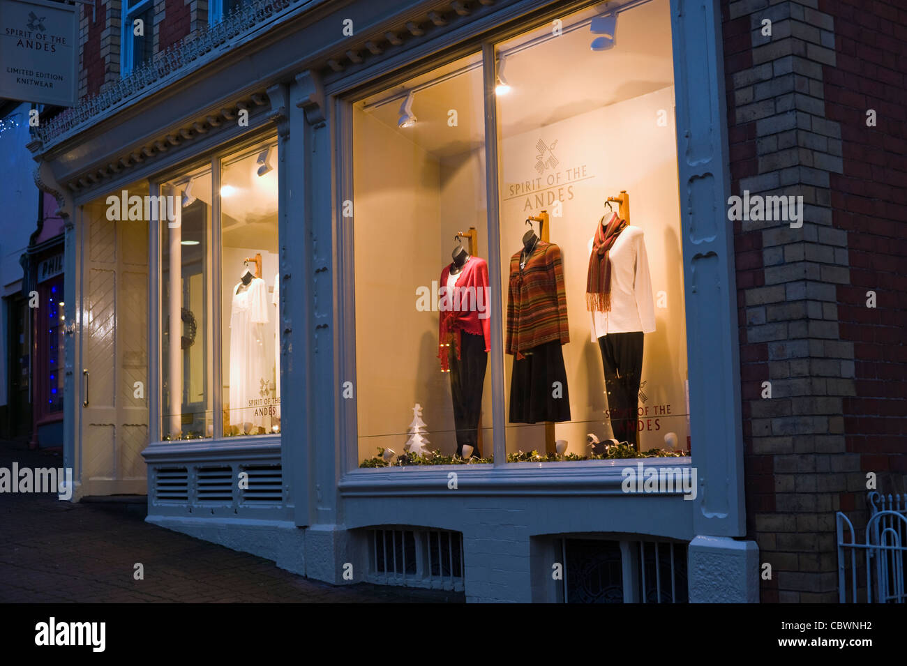 Shop front display displays hi-res stock photography and images - Alamy