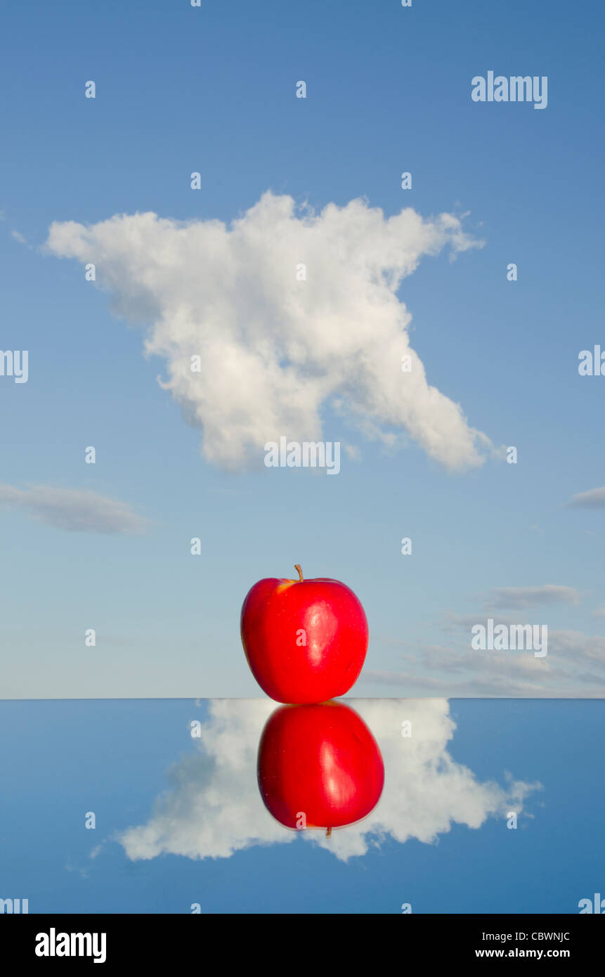 Apple mirror hi-res stock photography and images - Alamy