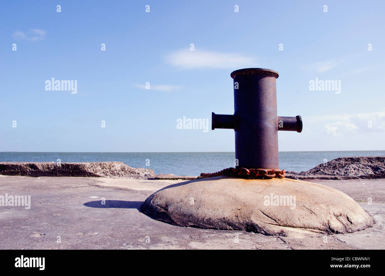 wharf post and summer sea landscape Stock Photo - Alamy
