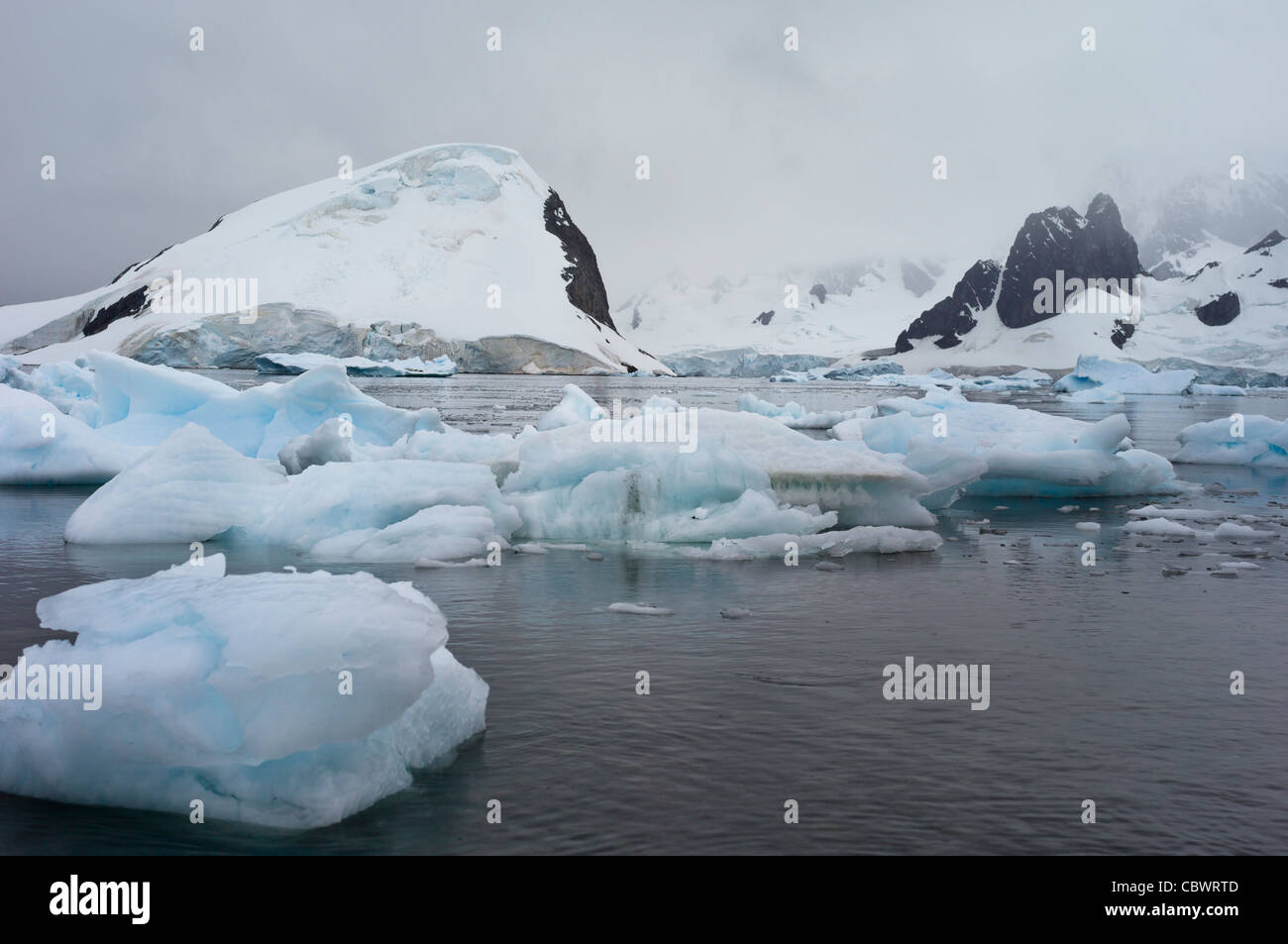 ICEBERGS MOUNTAINS RONGE ISLAND, ANTARCTICA Stock Photo - Alamy