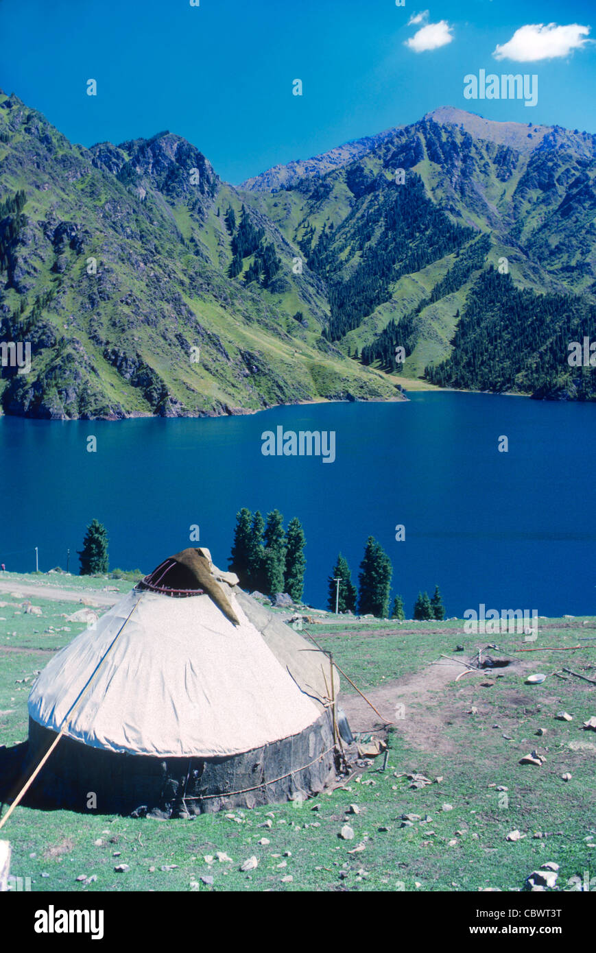 Yurt heavenly lake xinjiang hi-res stock photography and images - Alamy