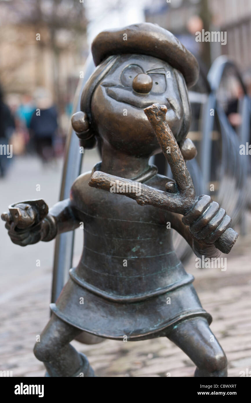 Minnie the minx beano hi-res stock photography and images - Alamy