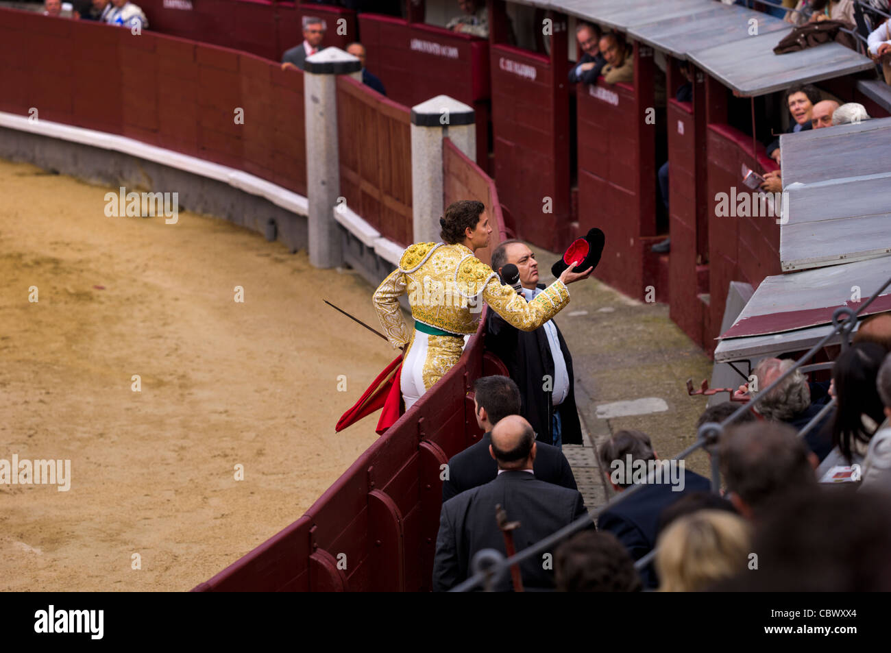 BULLFIGHT CORRIDA MADRID SPAIN Stock Photo - Alamy