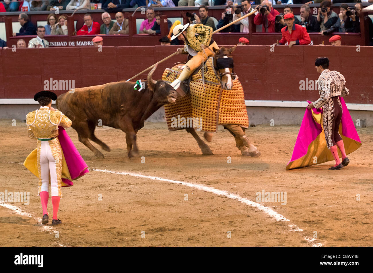 BULLFIGHT CORRIDA MADRID SPAIN Stock Photo - Alamy