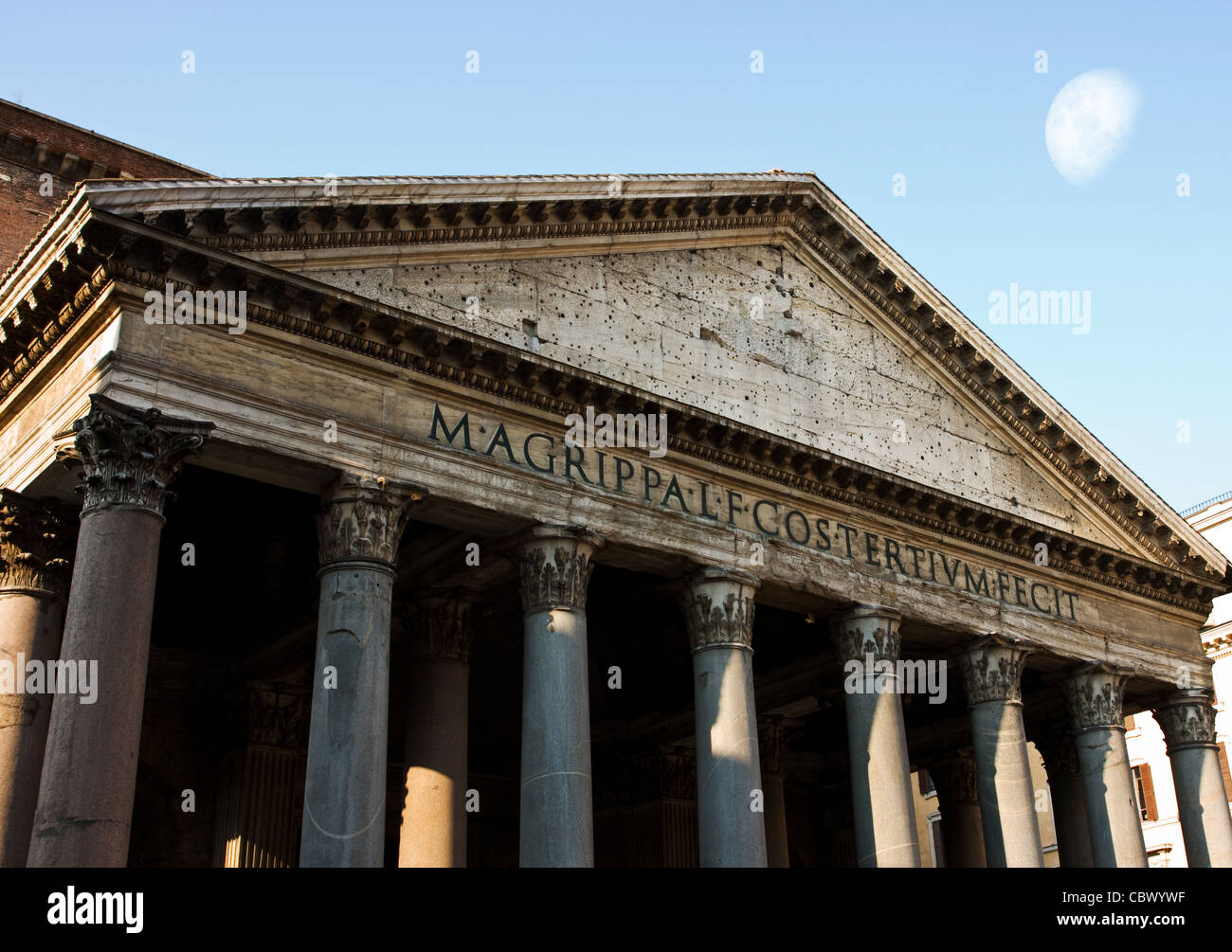 Portico pillar pantheon ancient roman hi-res stock photography and ...