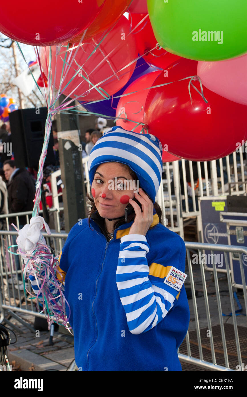 Al clown talking on her cell phone at the Macy's 2011 Thanksgiving Day ...