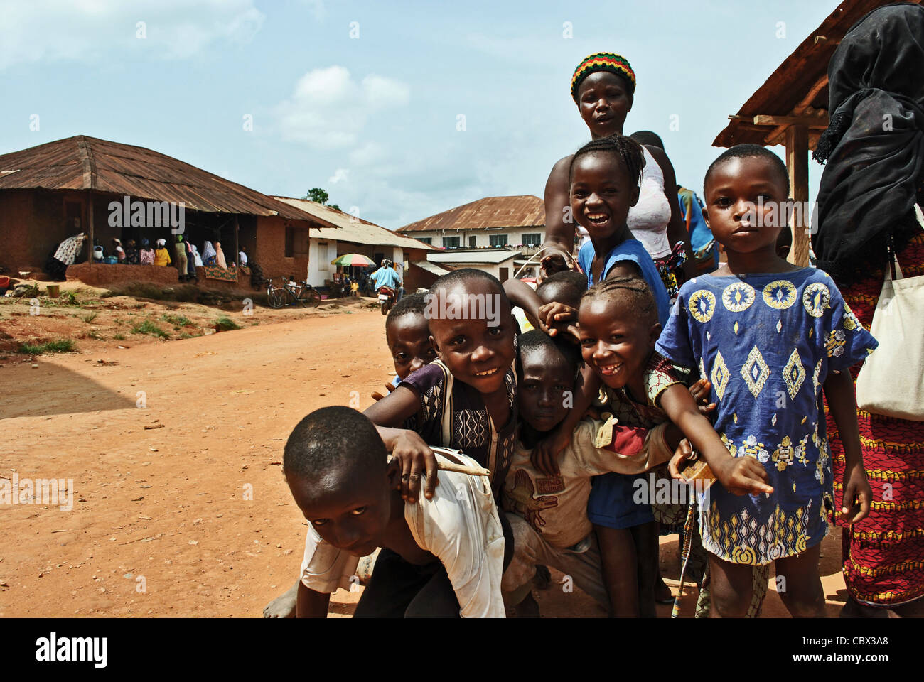 Children playing in sierra leone hi-res stock photography and images ...
