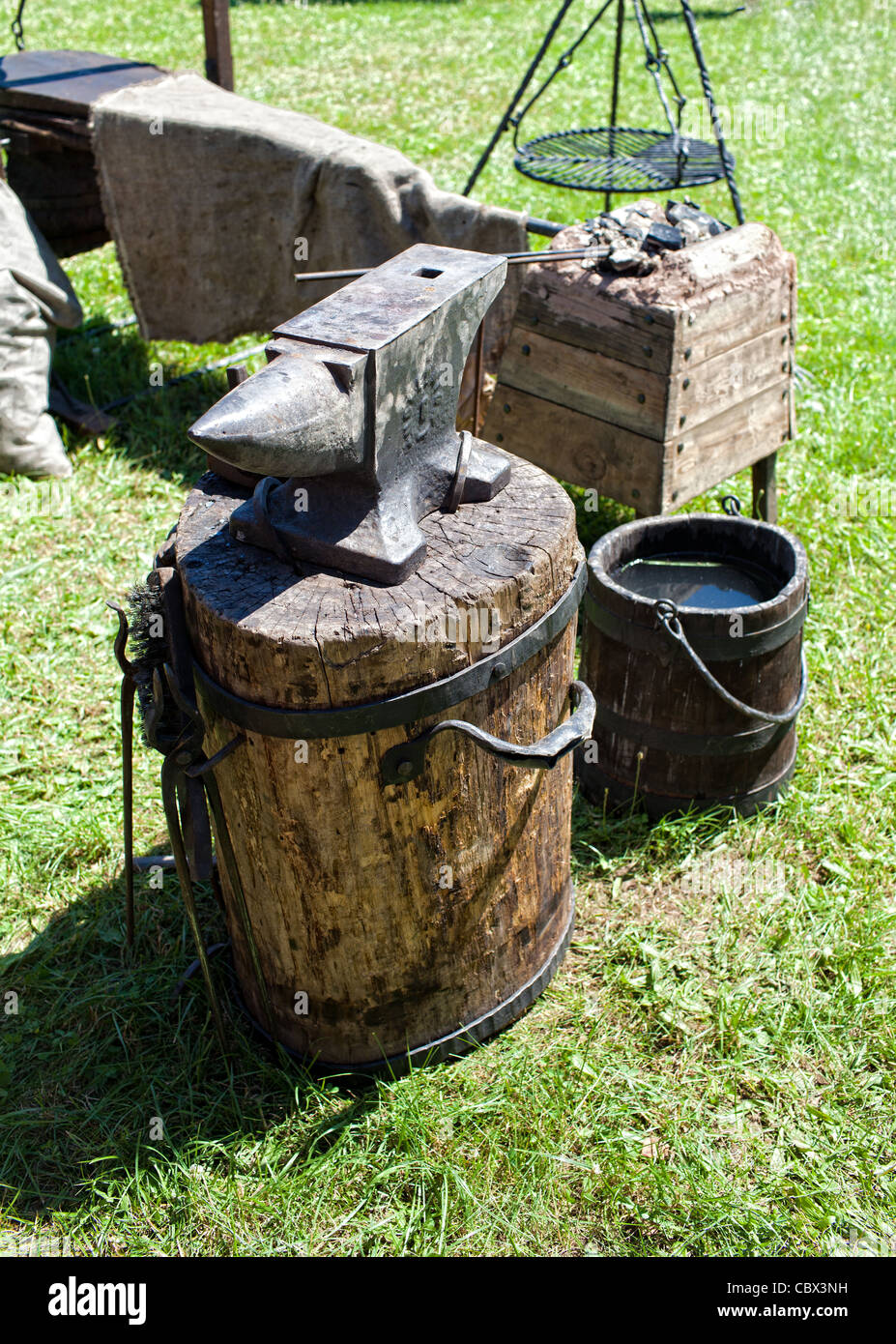 Medieval workbench hi-res stock photography and images - Alamy