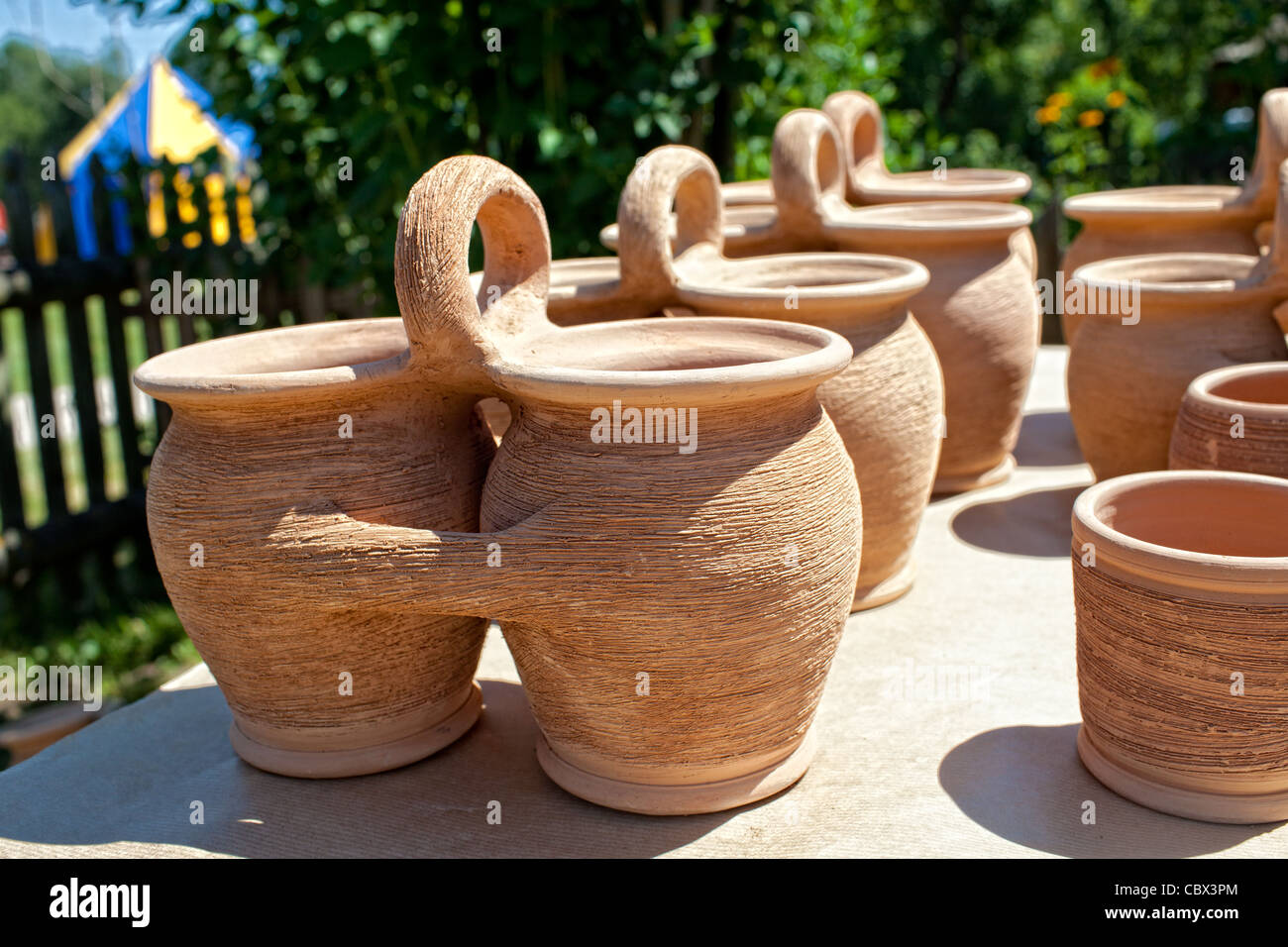 Brown Clay Pots Stock Photos & Brown Clay Pots Stock Images - Alamy