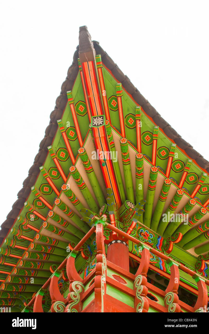 Roof close up of Korean Buddhist temple Stock Photo - Alamy