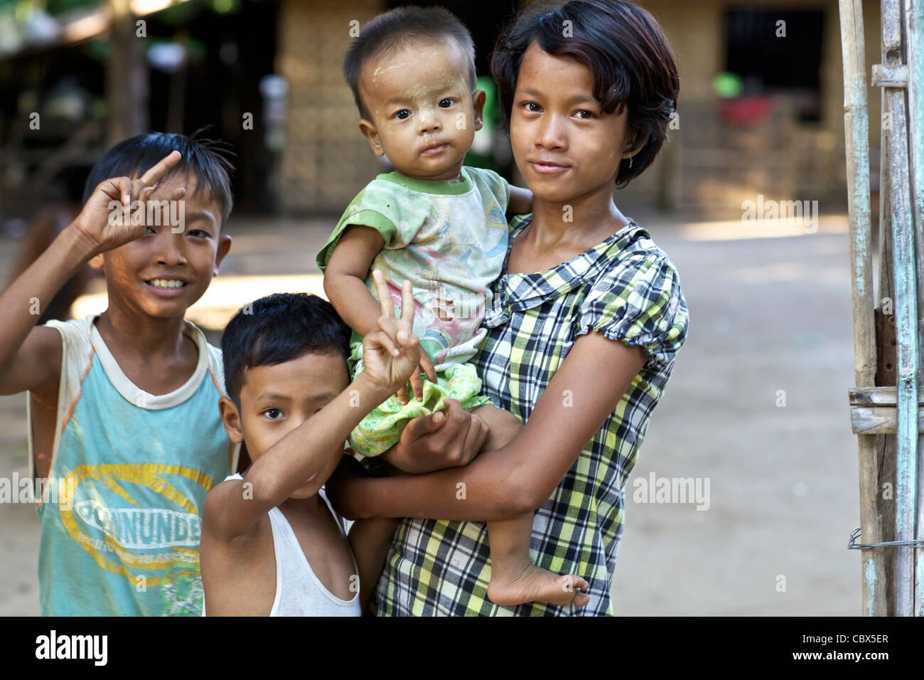 Burma kids hi-res stock photography and images - Alamy