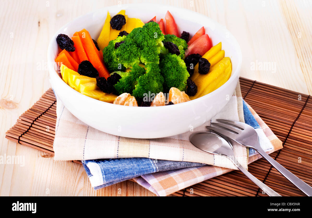 Fresh fruit and vegetable salad Stock Photo - Alamy