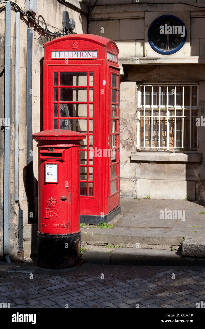 Bright red kiosk hi-res stock photography and images - Alamy