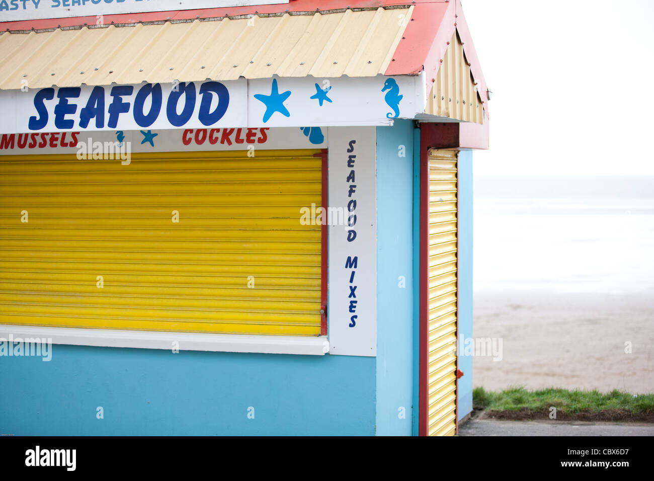 Seafood stall at seaside hi-res stock photography and images - Alamy
