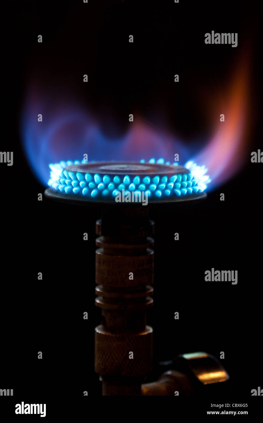 Blue flame from gas burner hi-res stock photography and images - Alamy
