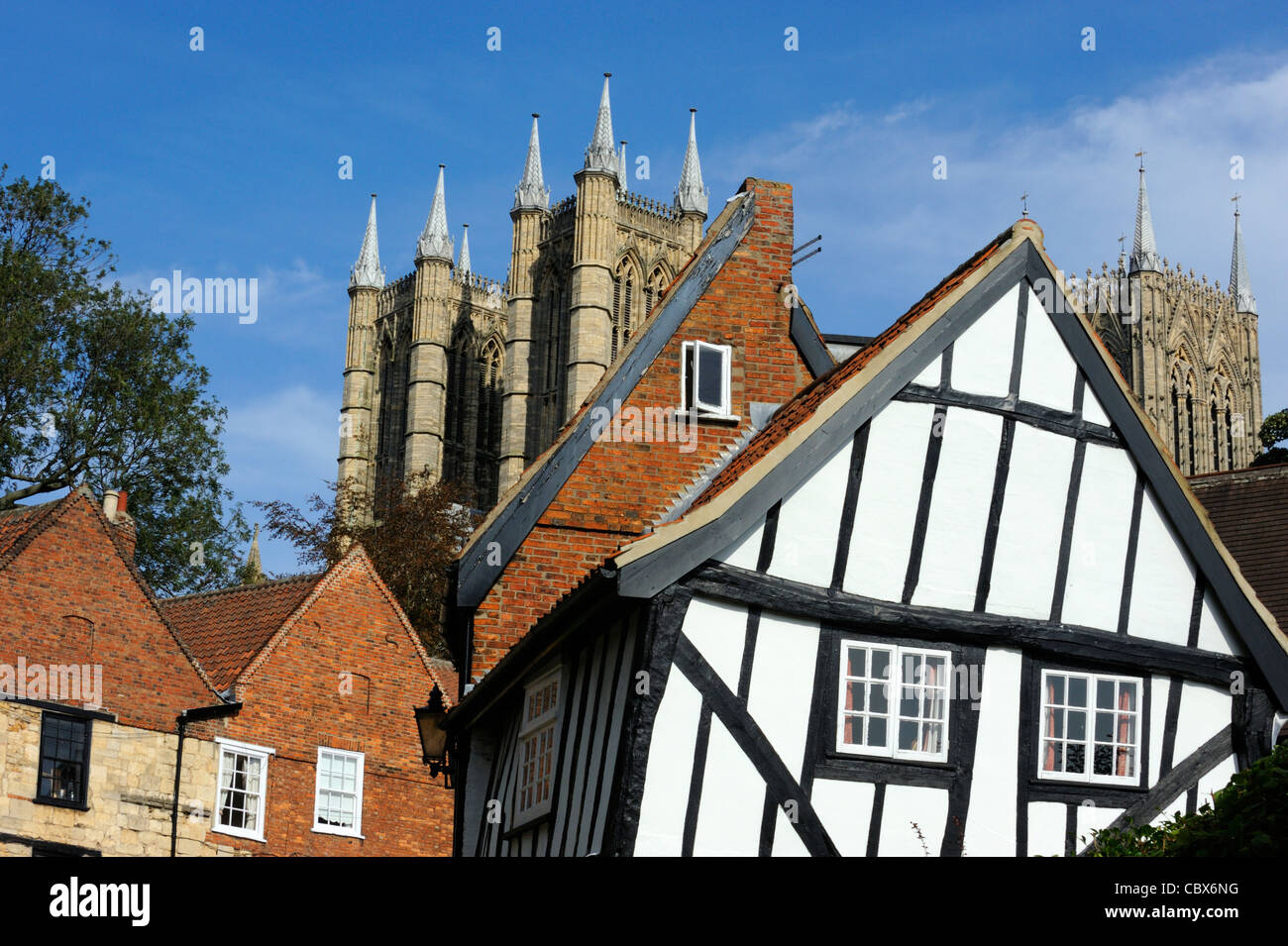 Medieval buildings hi-res stock photography and images - Alamy
