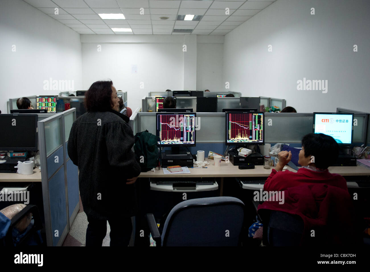 Trading rooms hi-res stock photography and images - Alamy