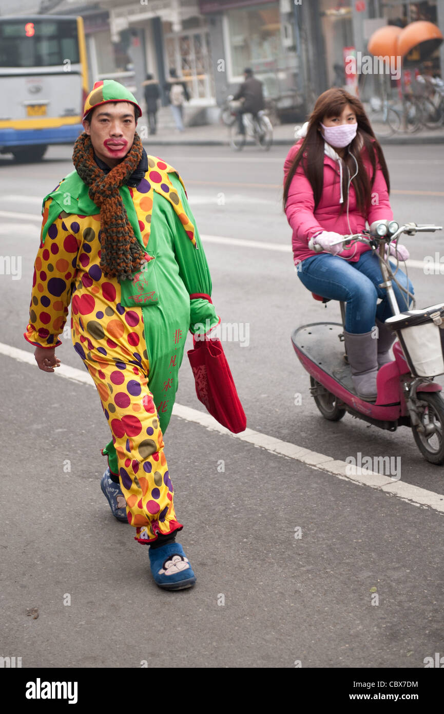 Clown street hi-res stock photography and images - Alamy