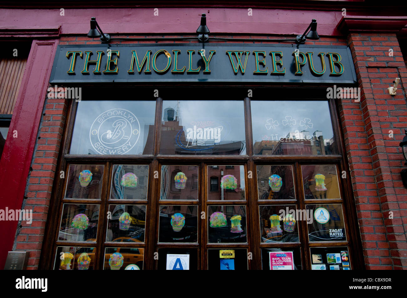 The Irish Molly Wee Pub on Manhattan, New York Stock Photo - Alamy