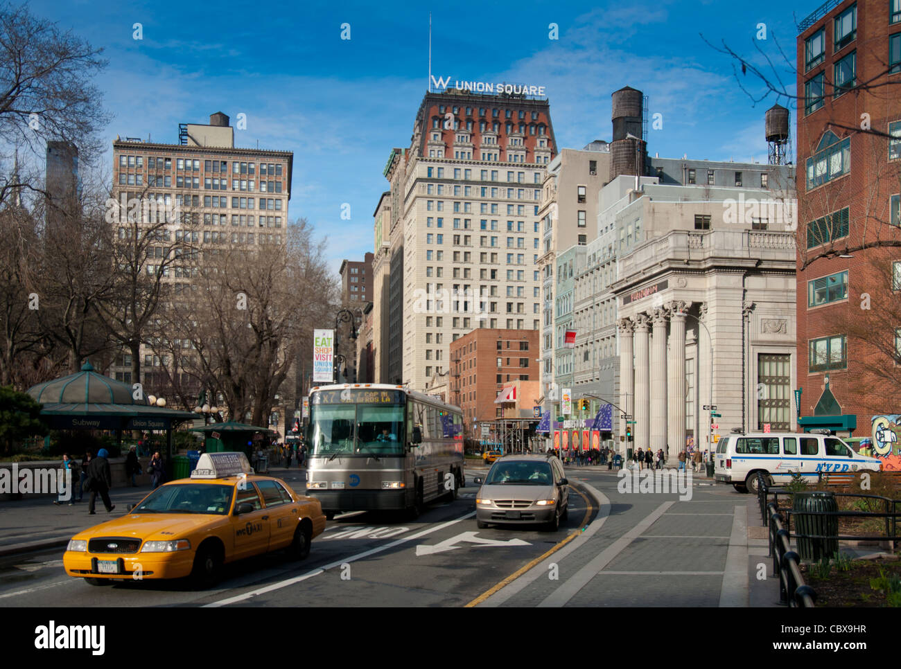Cars square hi-res stock photography and images - Alamy