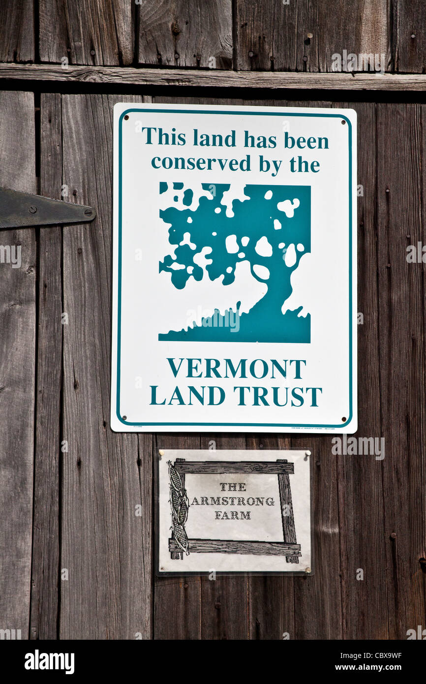 A sign on farmhouse near Woodstock, Vermont on Hwy 100. USA © Myrleen ...