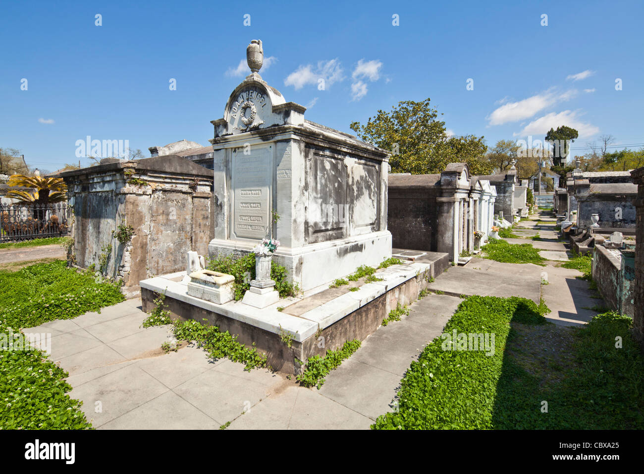 Lafayette Cemetery No. 1, New Orleans Stock Photo - Alamy