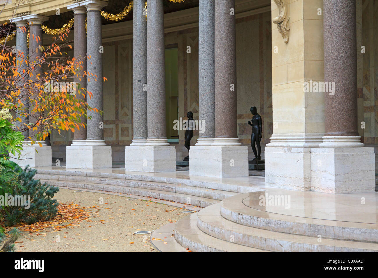 Peristyle garden hi-res stock photography and images - Alamy