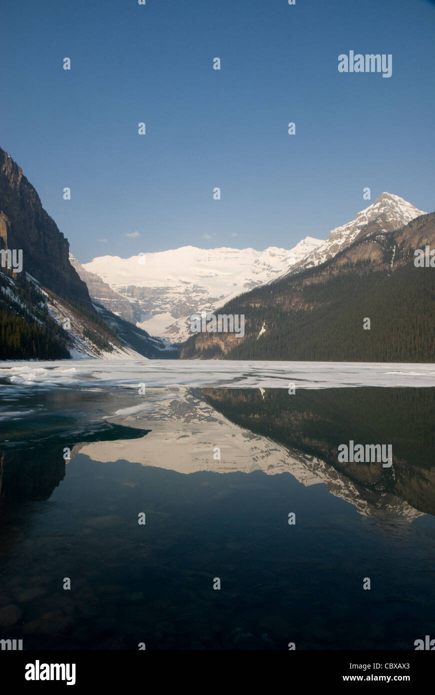 Frozen lake and mountains, Lake Louise, Banff, Alberta, Canada Stock ...