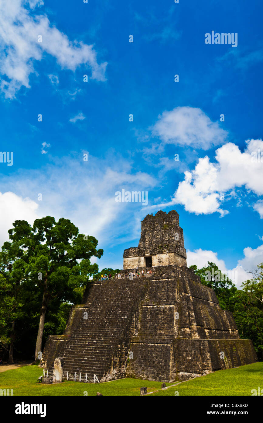 Tikal pyramid hi-res stock photography and images - Alamy