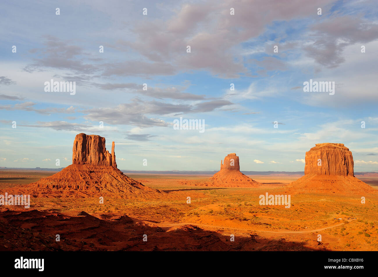 View hotel monument valley hi-res stock photography and images - Alamy