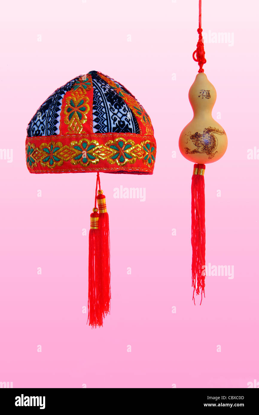 Red chinese hat hi-res stock photography and images - Alamy