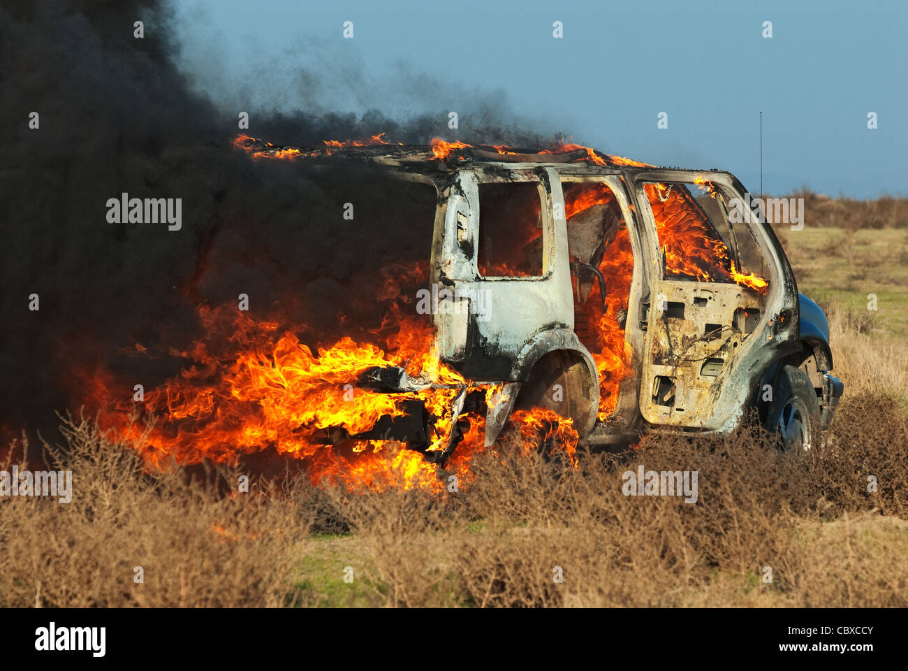 Car fire flames hi-res stock photography and images - Alamy