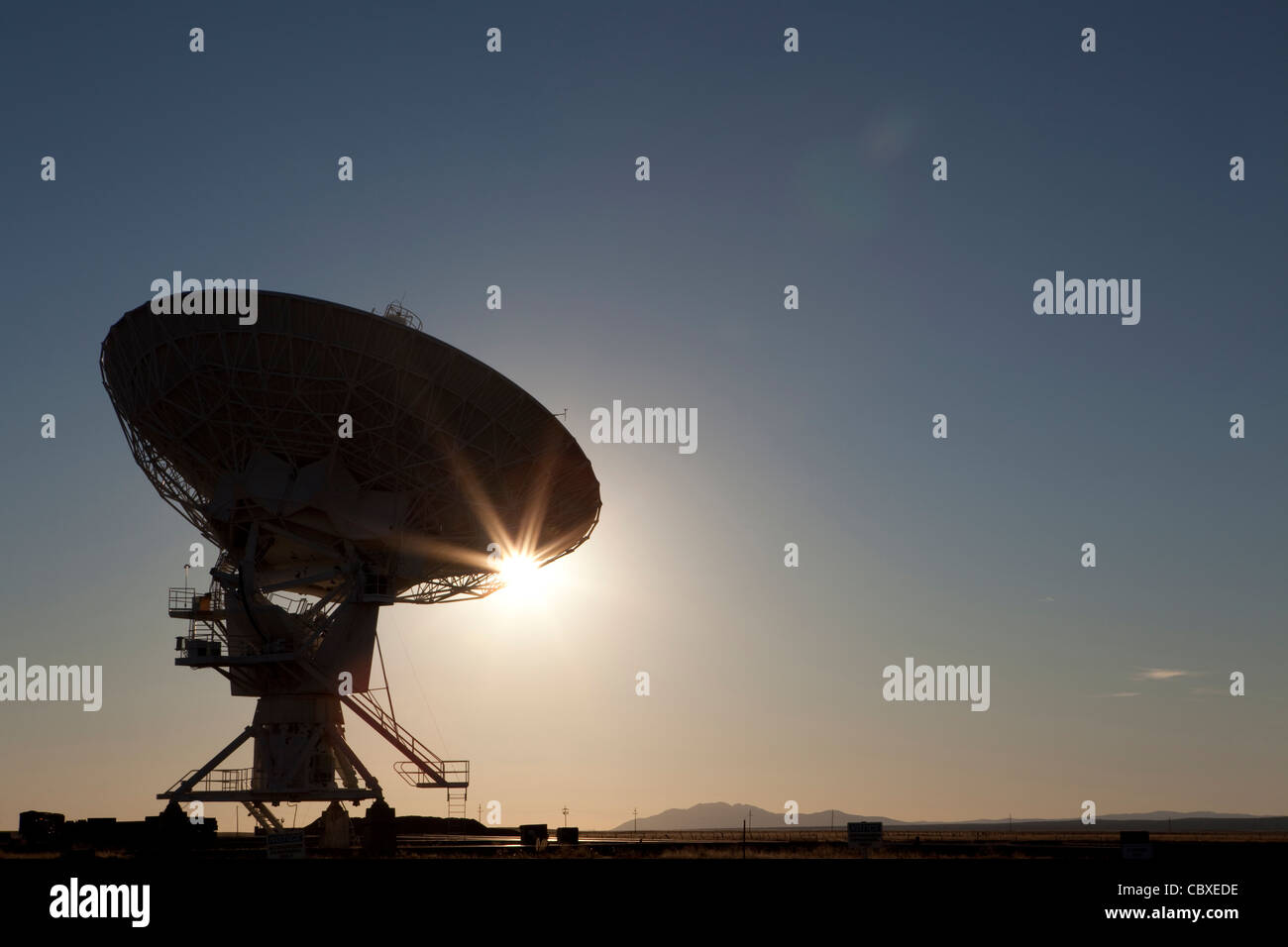 Very large array night hi-res stock photography and images - Alamy